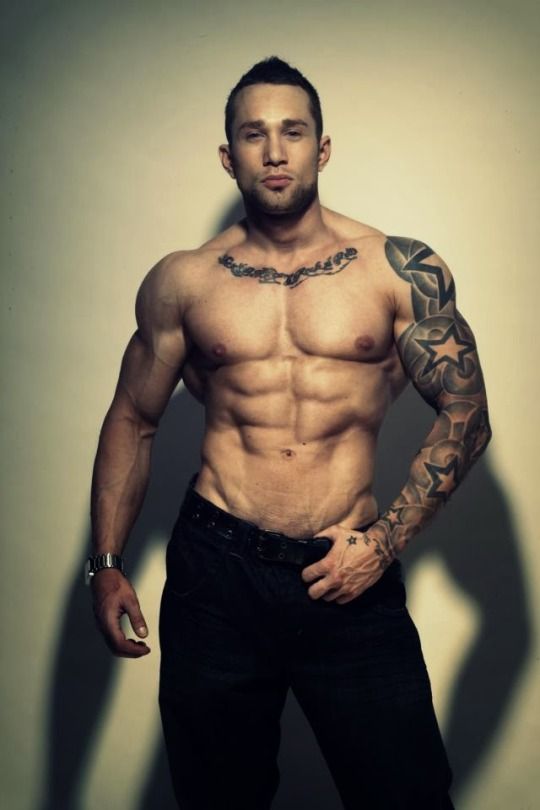 Big shoulders | Scrolller