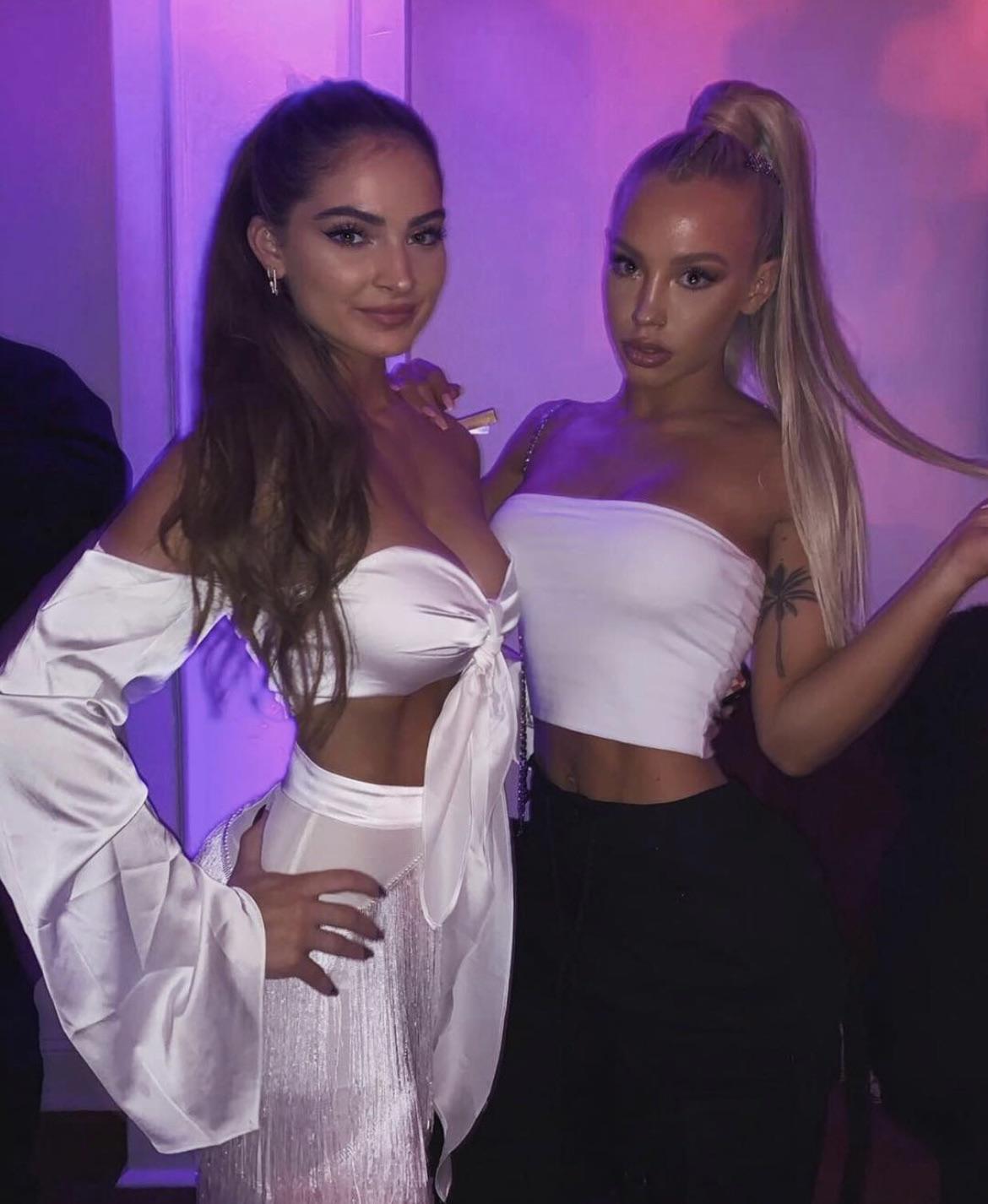 Bimbo Battle | Scrolller