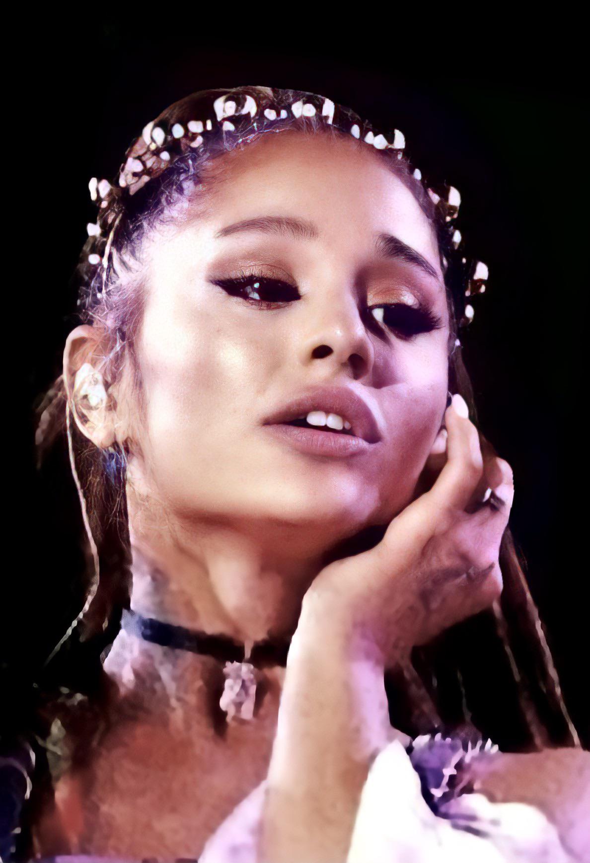 Bimbo lips | Scrolller