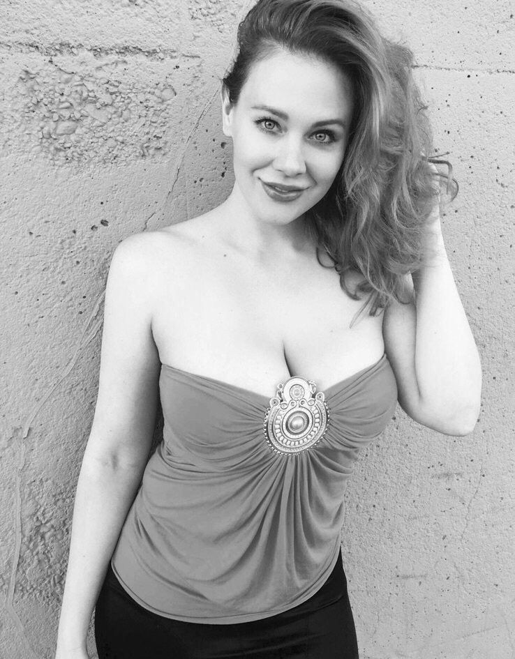 black & white | Scrolller