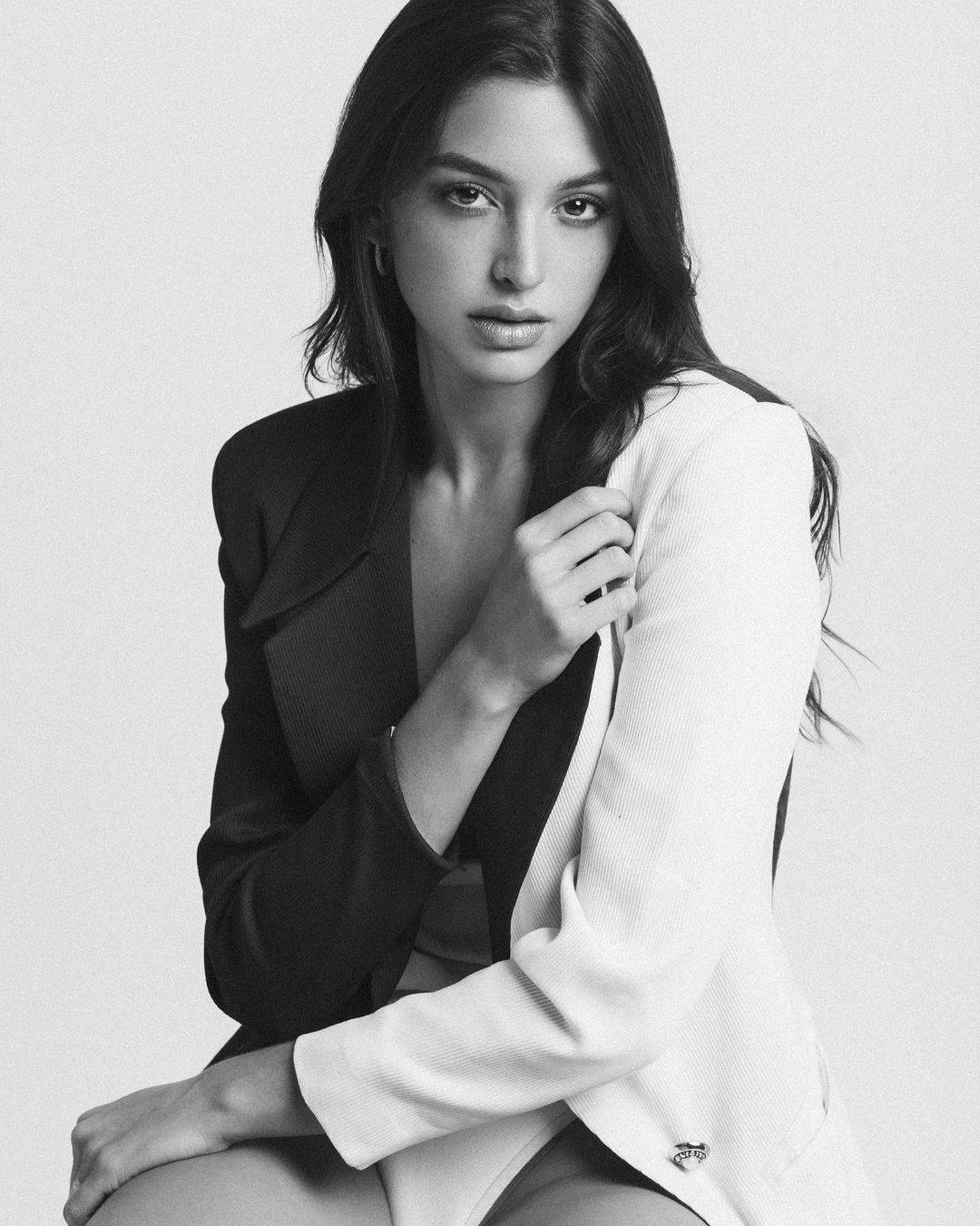 Black and white | Scrolller