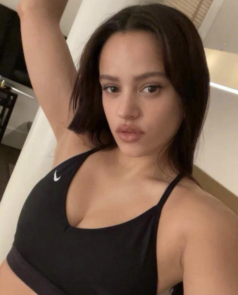 Black bra | Scrolller