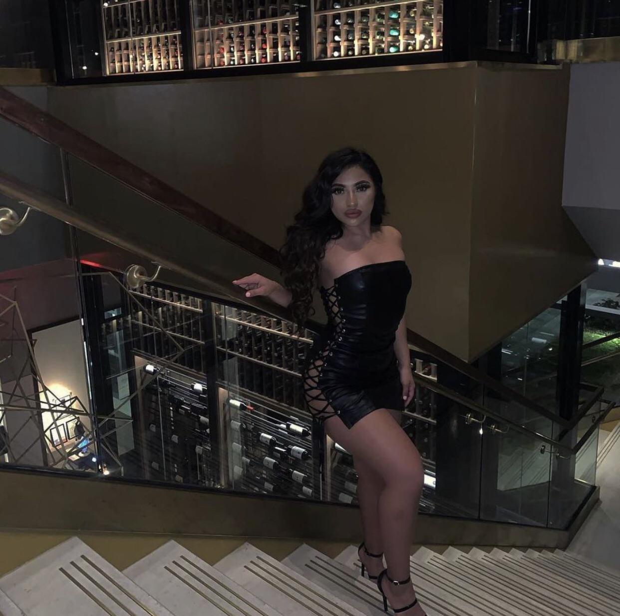 Black Dress Scrolller