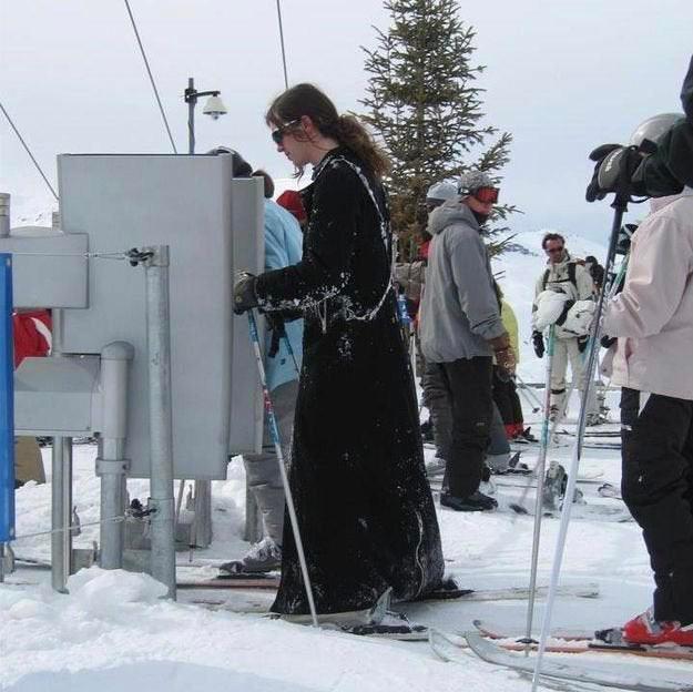 Bladee skiing | Scrolller