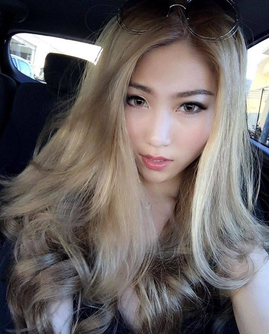 Blonde asian | Scrolller