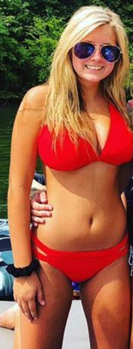 Blonde Bombshell | Scrolller