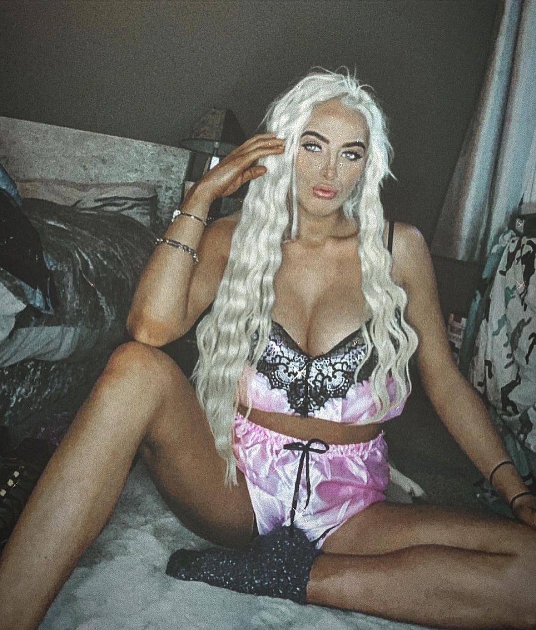 Blonde Chav in Pink Silk! | Scrolller