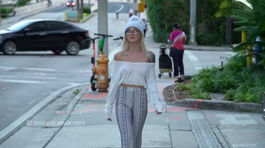 Mommy horny | Scrolller