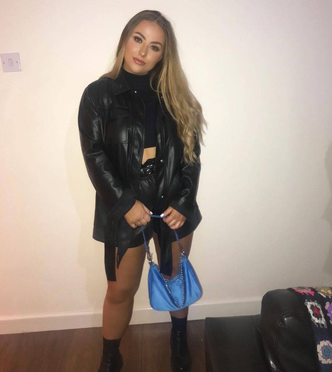 Blue bag | Scrolller