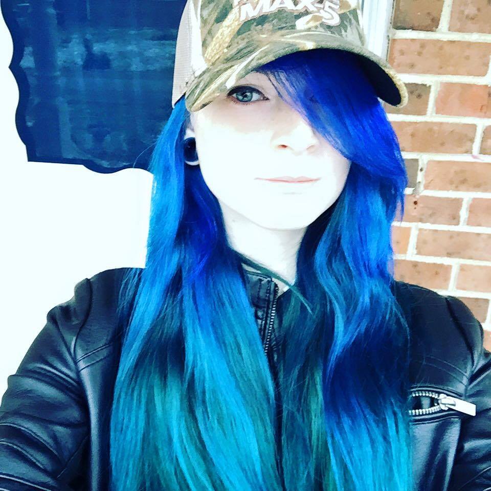Blue haired cutie | Scrolller