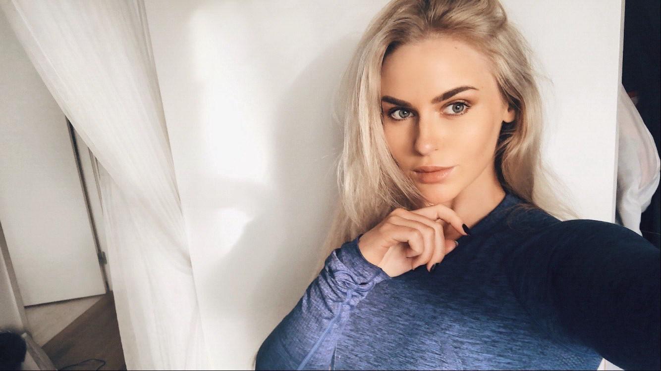 Blue Jumper Selfie | Scrolller