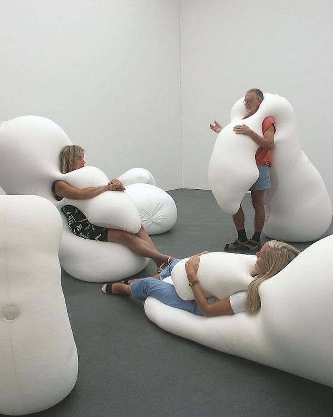 blursed_bed | Scrolller