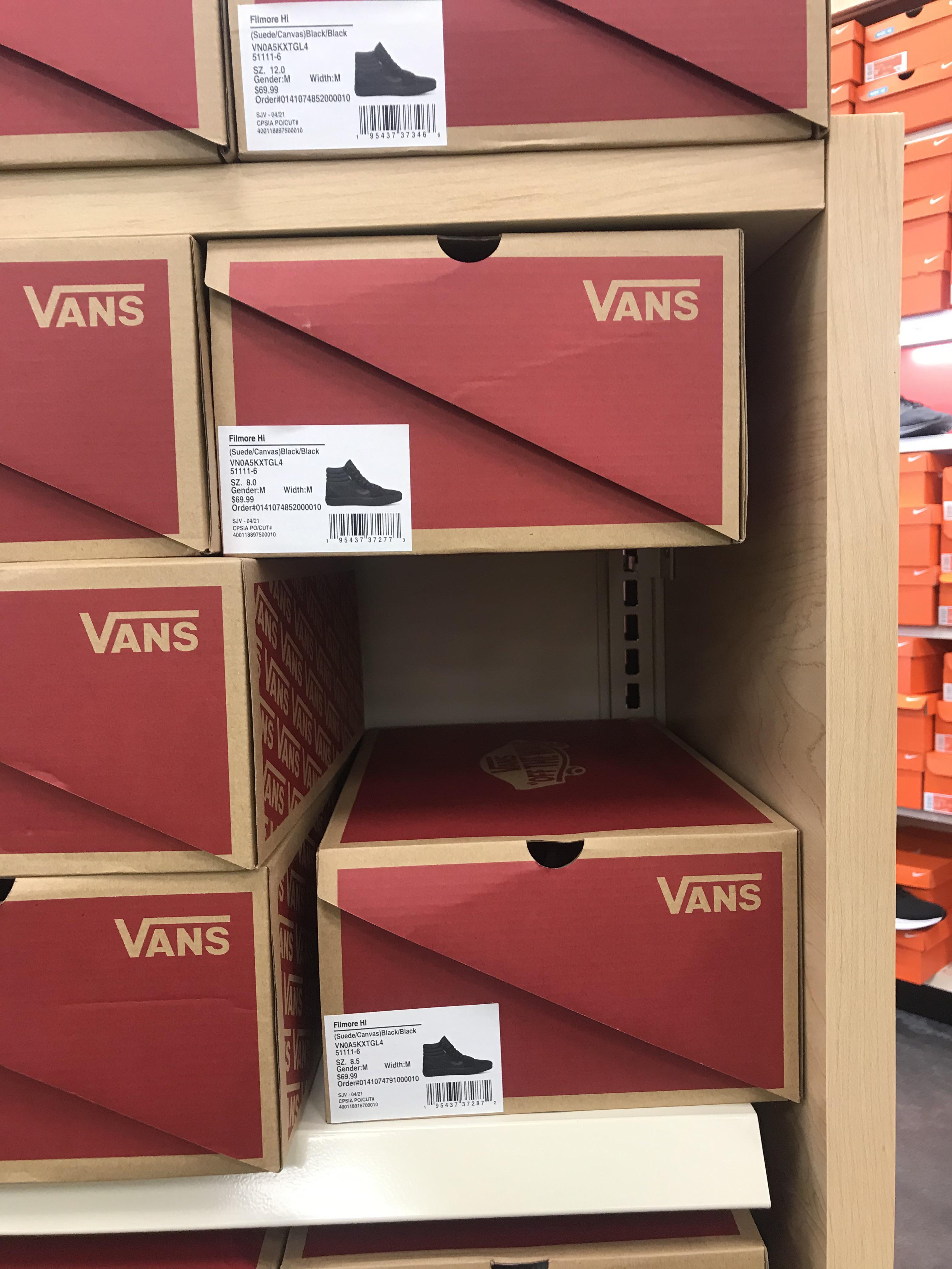 blursed_box | Scrolller