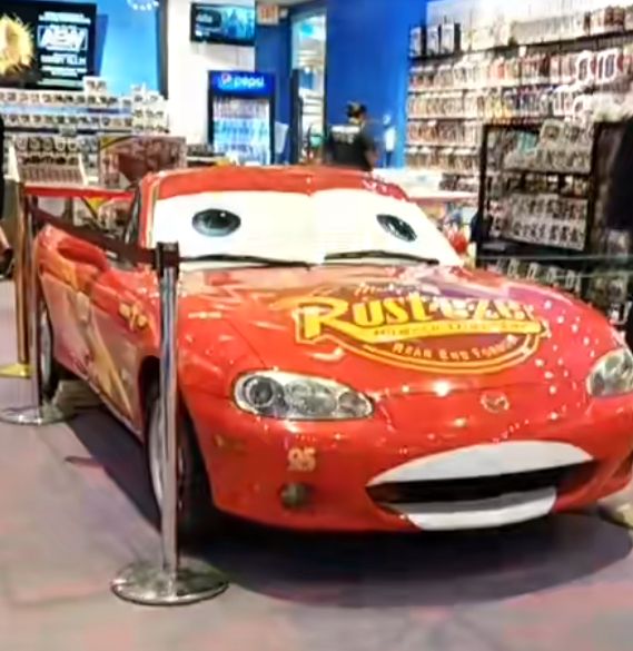 Blursed Lightning Mcqueen | Scrolller