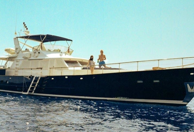 Boat Buddies with Benefits | Scrolller