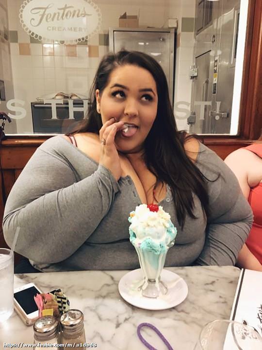 Boberry on date night | Scrolller