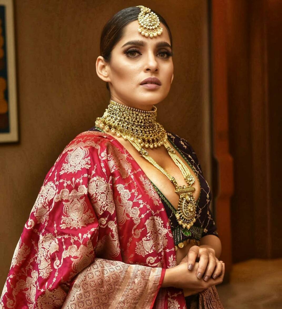 Boobs priya bapat | Scrolller