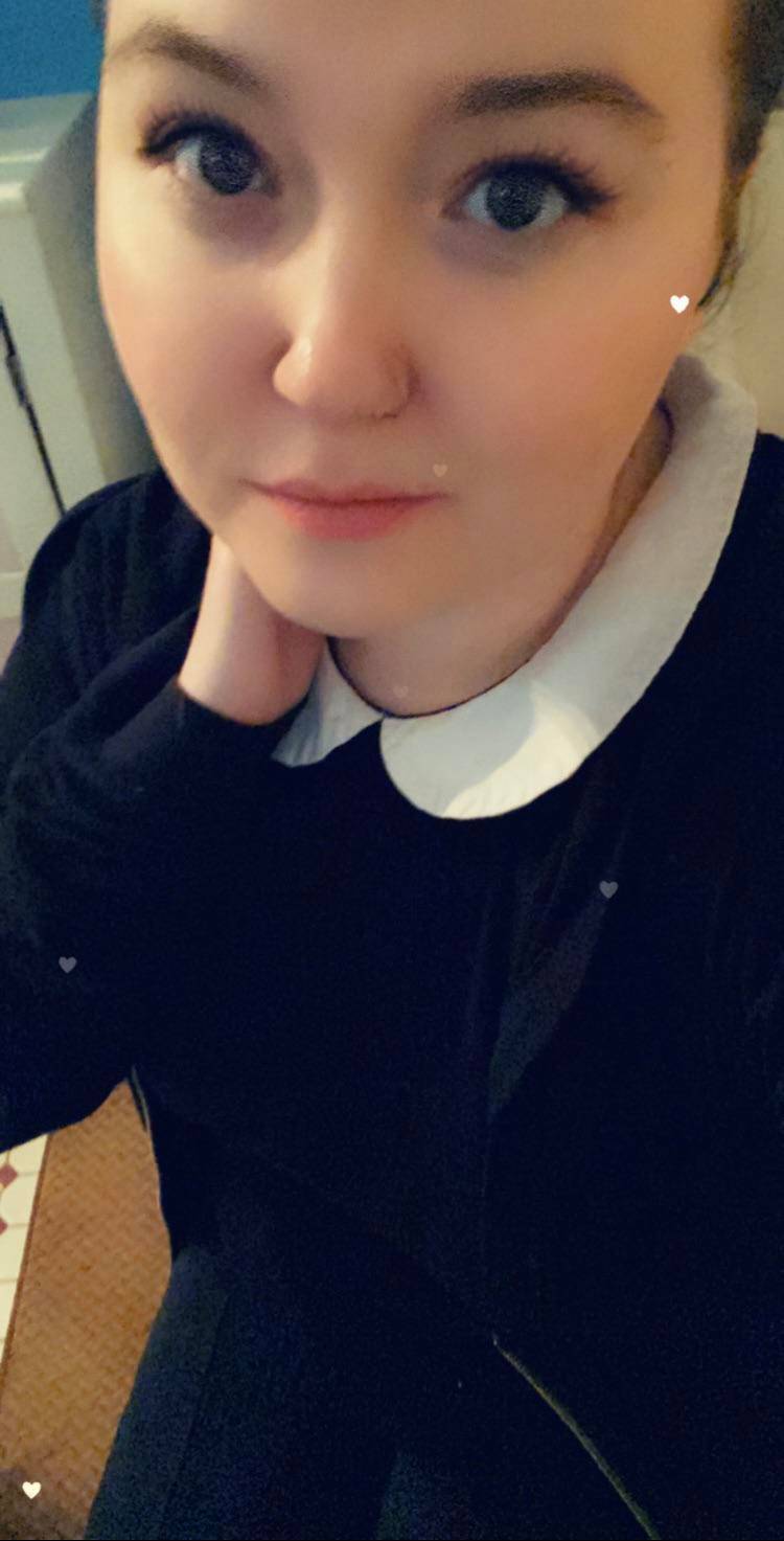 Bored and slightly tipsy | Scrolller