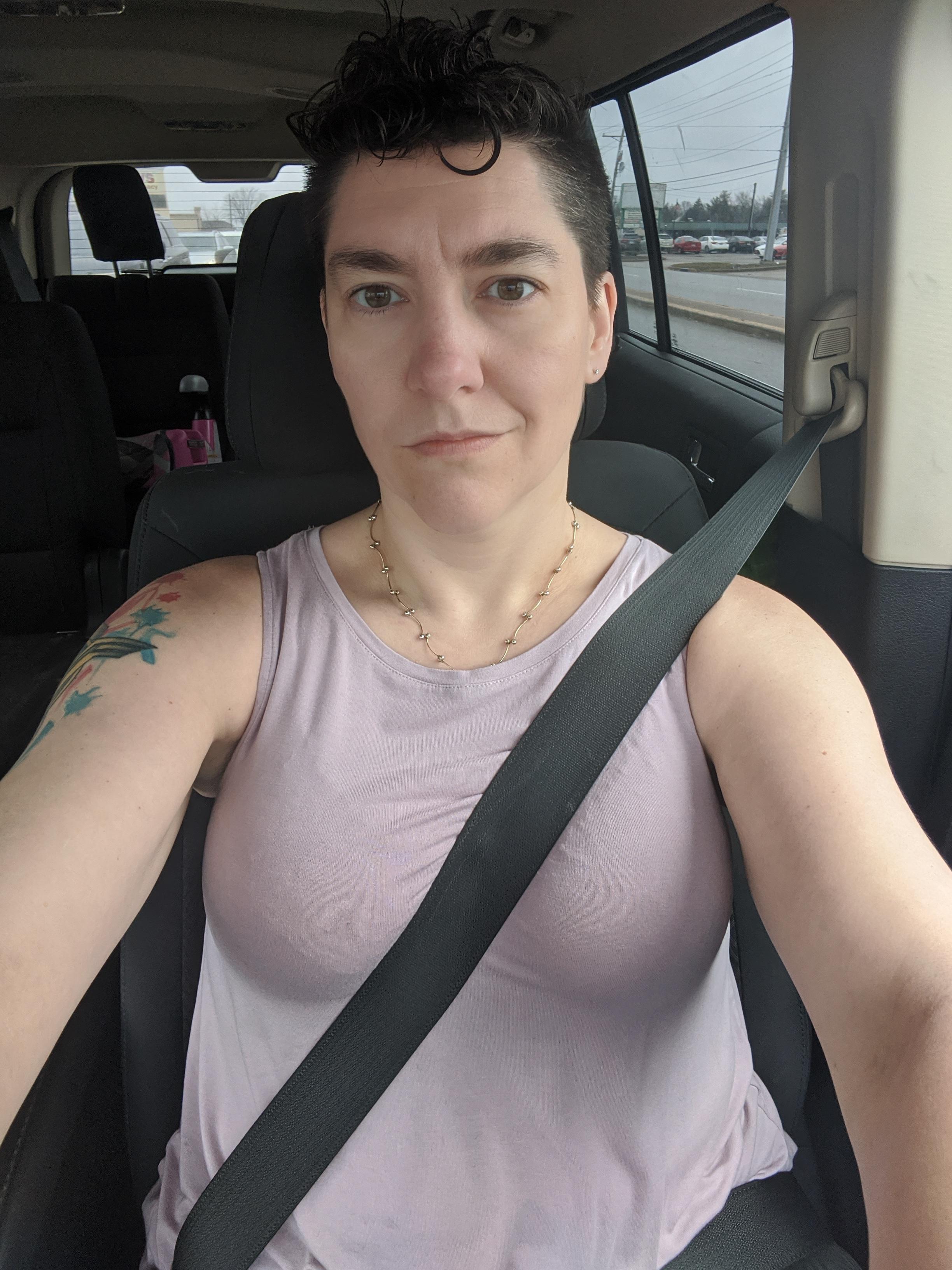 Bored at a red light | Scrolller