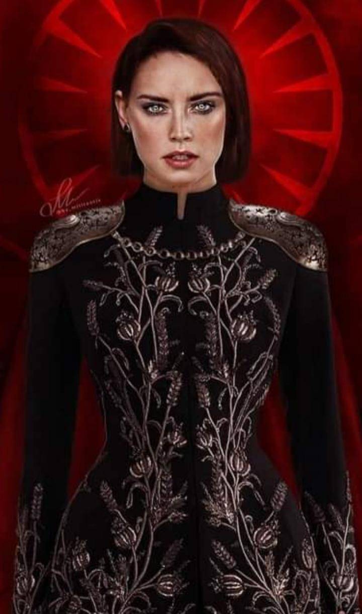 Bow to The Empress | Scrolller