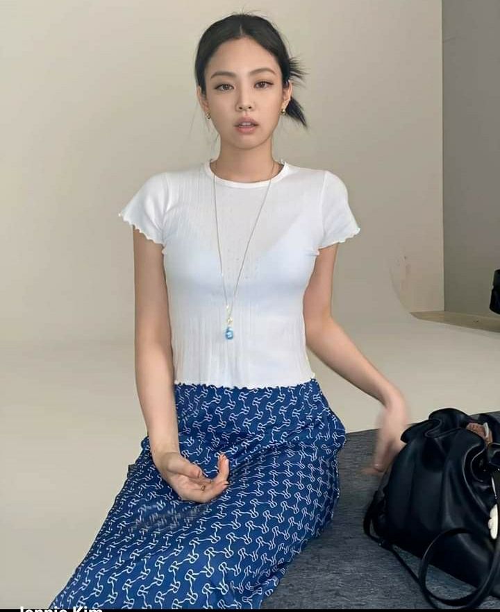 Bra line | Scrolller