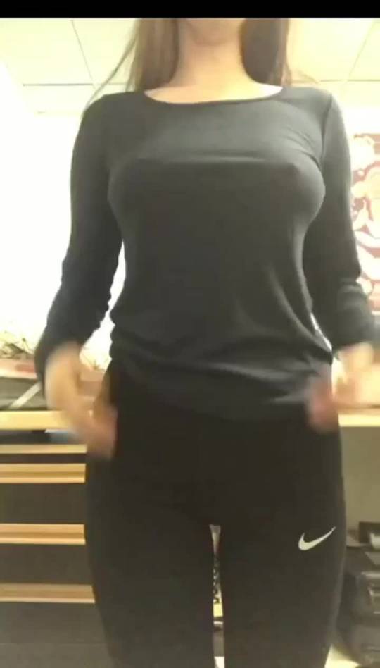 Braless Reveal | Scrolller