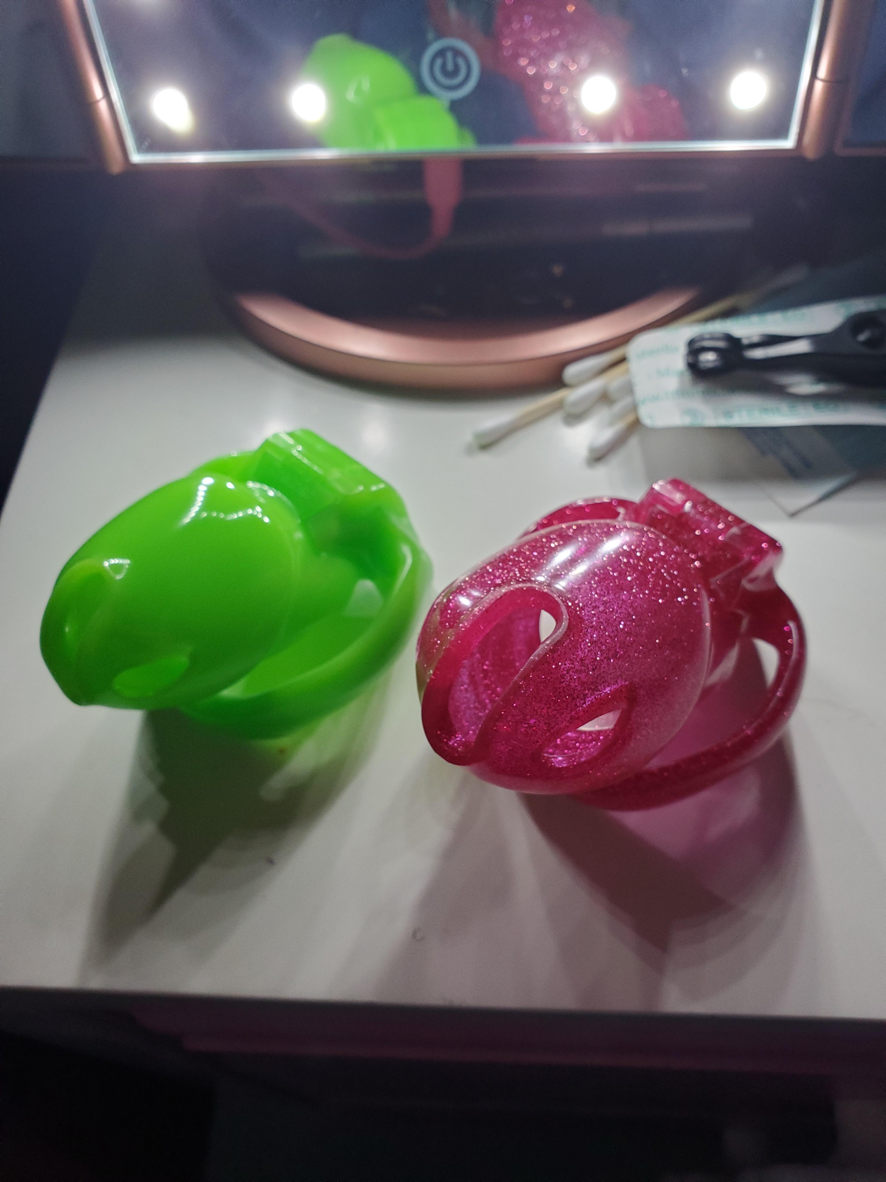 Brand new cages, but they're too small | Scrolller