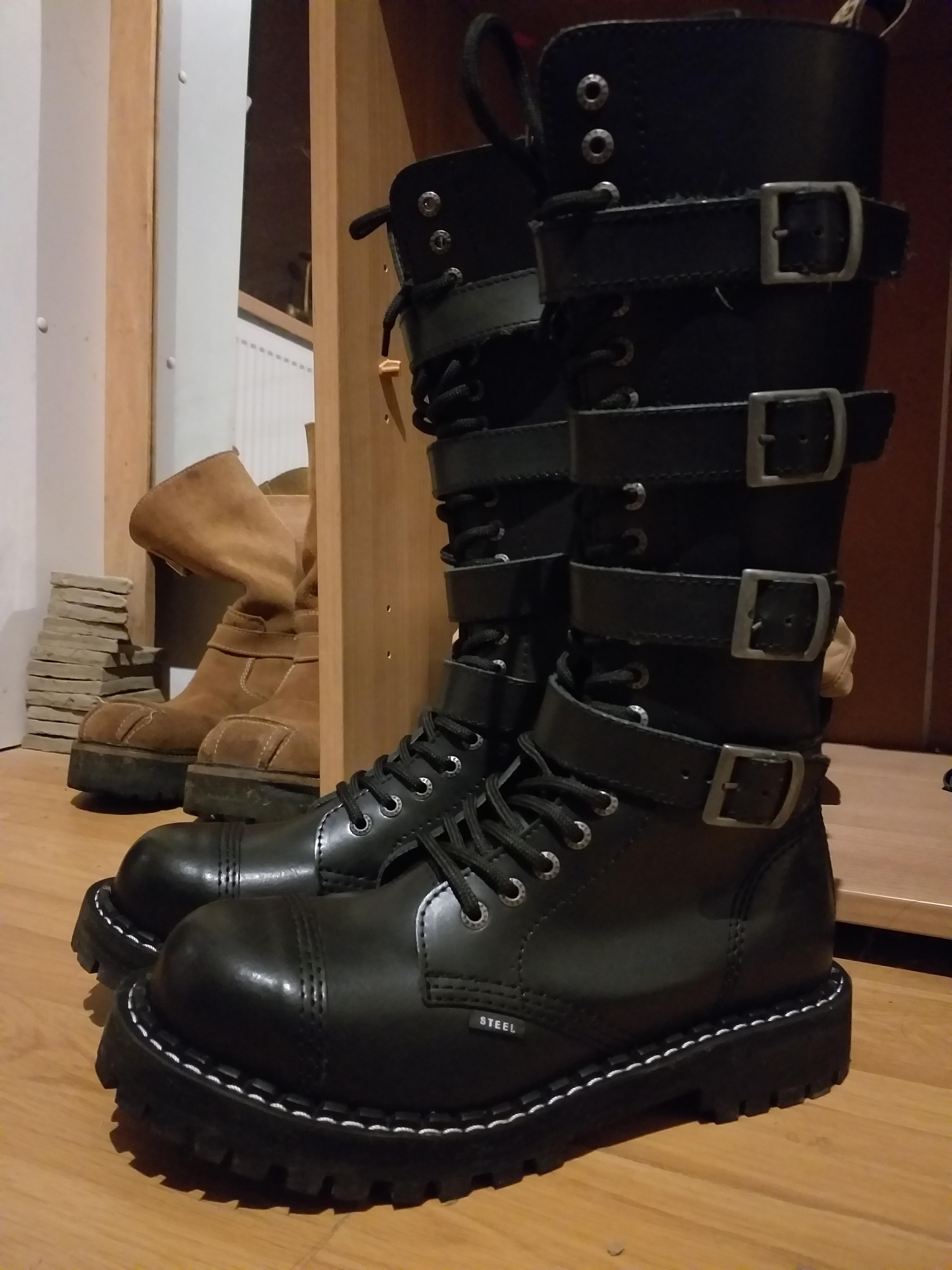 Brand new pair of boots | Scrolller