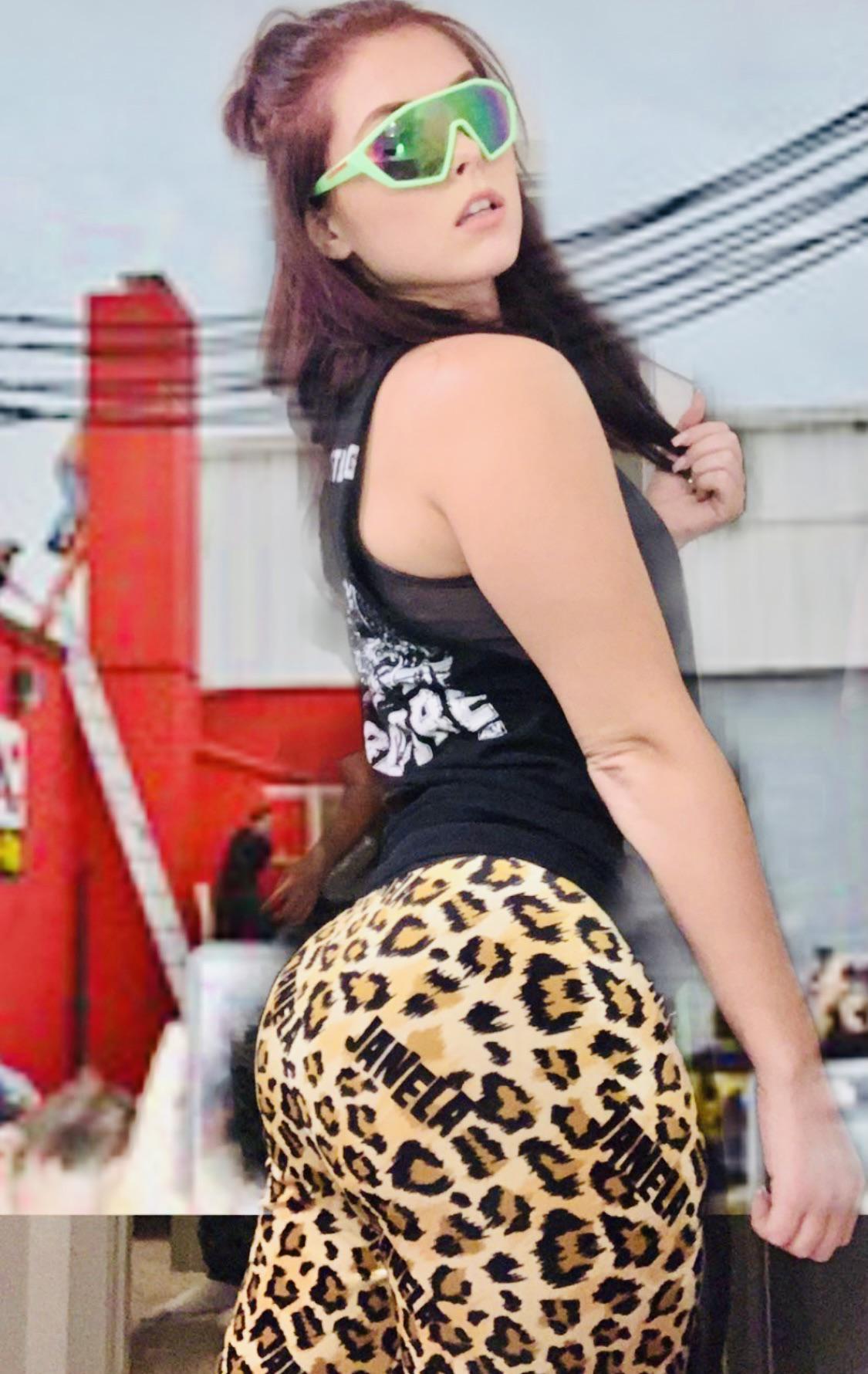 Brandi Booty forreal | Scrolller