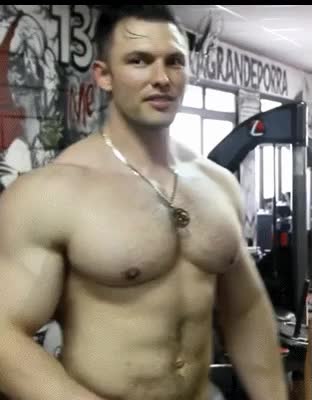 Brazilian stud Paulo Muzy at the gym | Scrolller