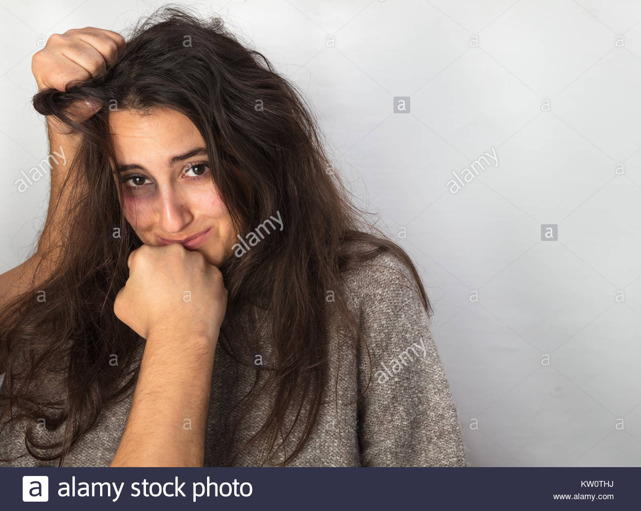 Break her teeth | Scrolller