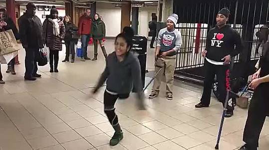 Breakdancing | Scrolller