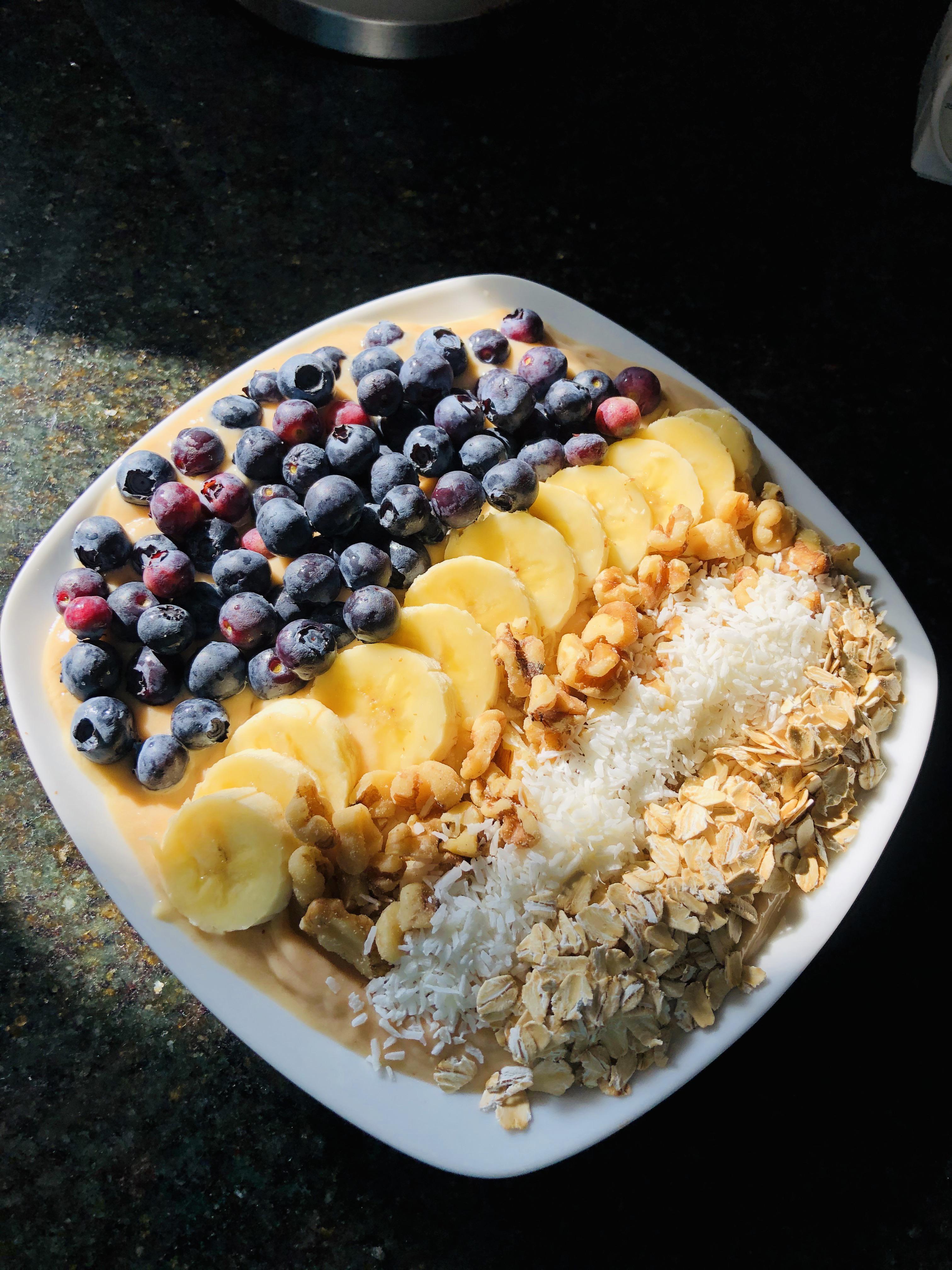 Breakfast Smoothie Bowl | Scrolller