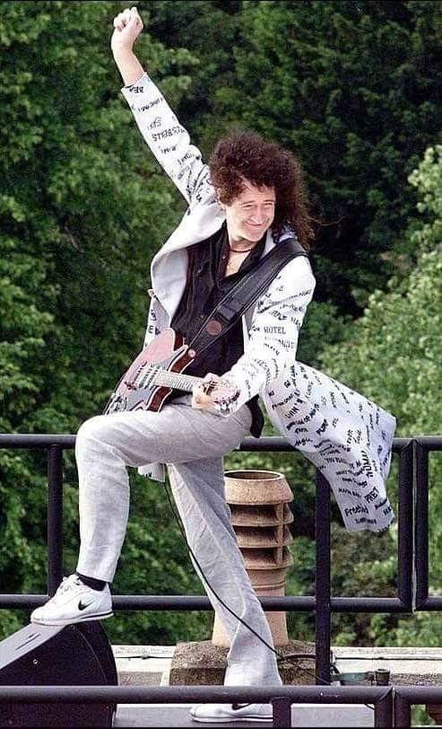 Brian May! Brian May! | Scrolller