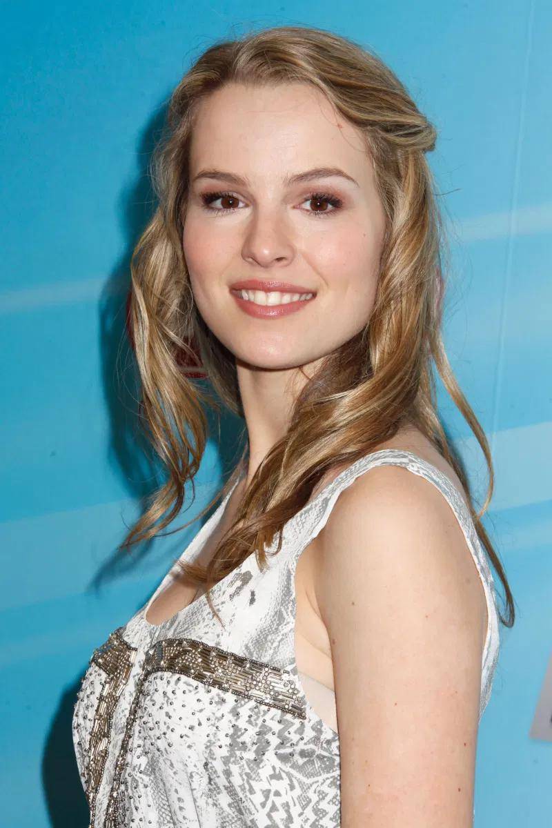 Bridgit Mendler | Scrolller