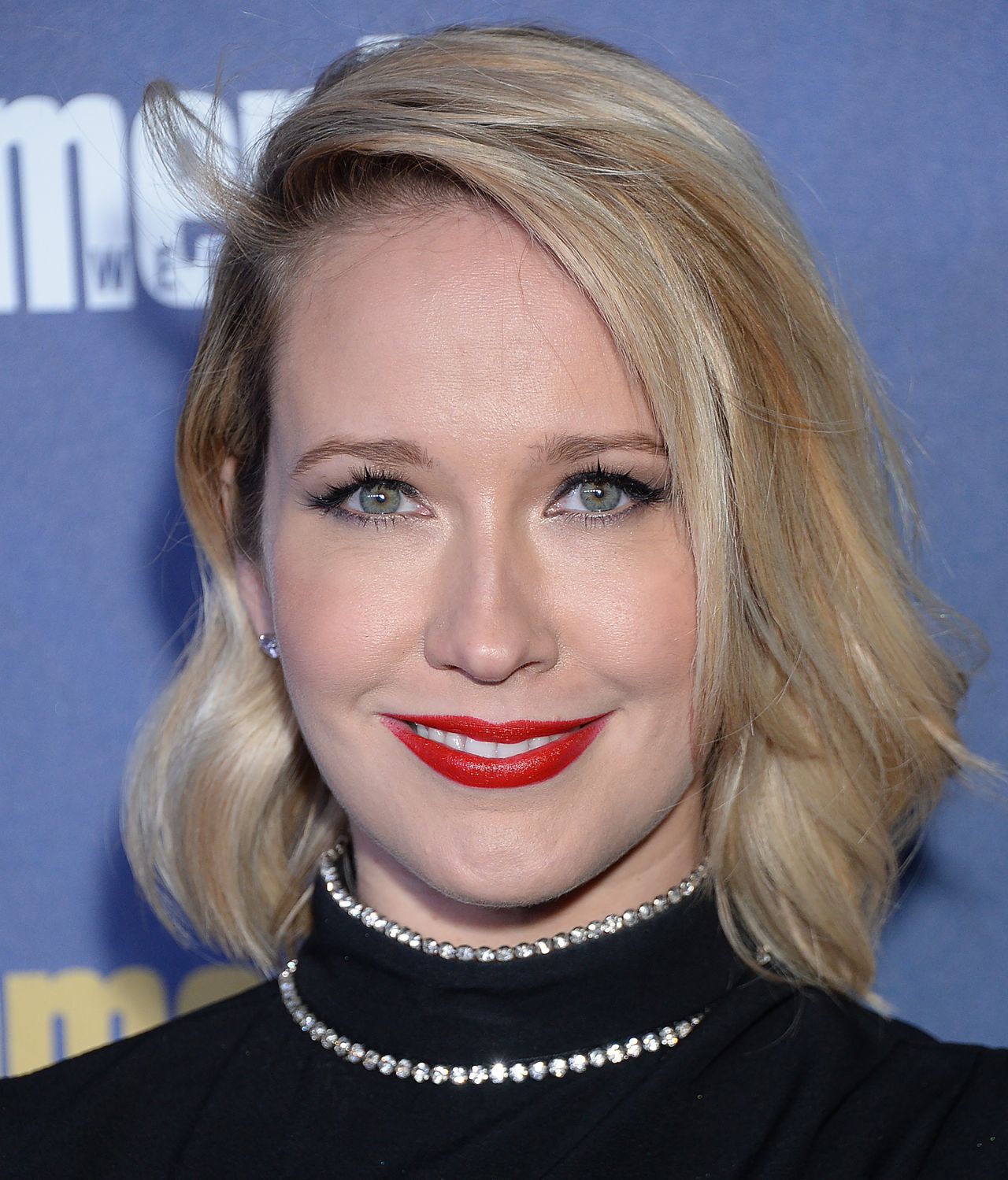 Anna Camp Scrolller