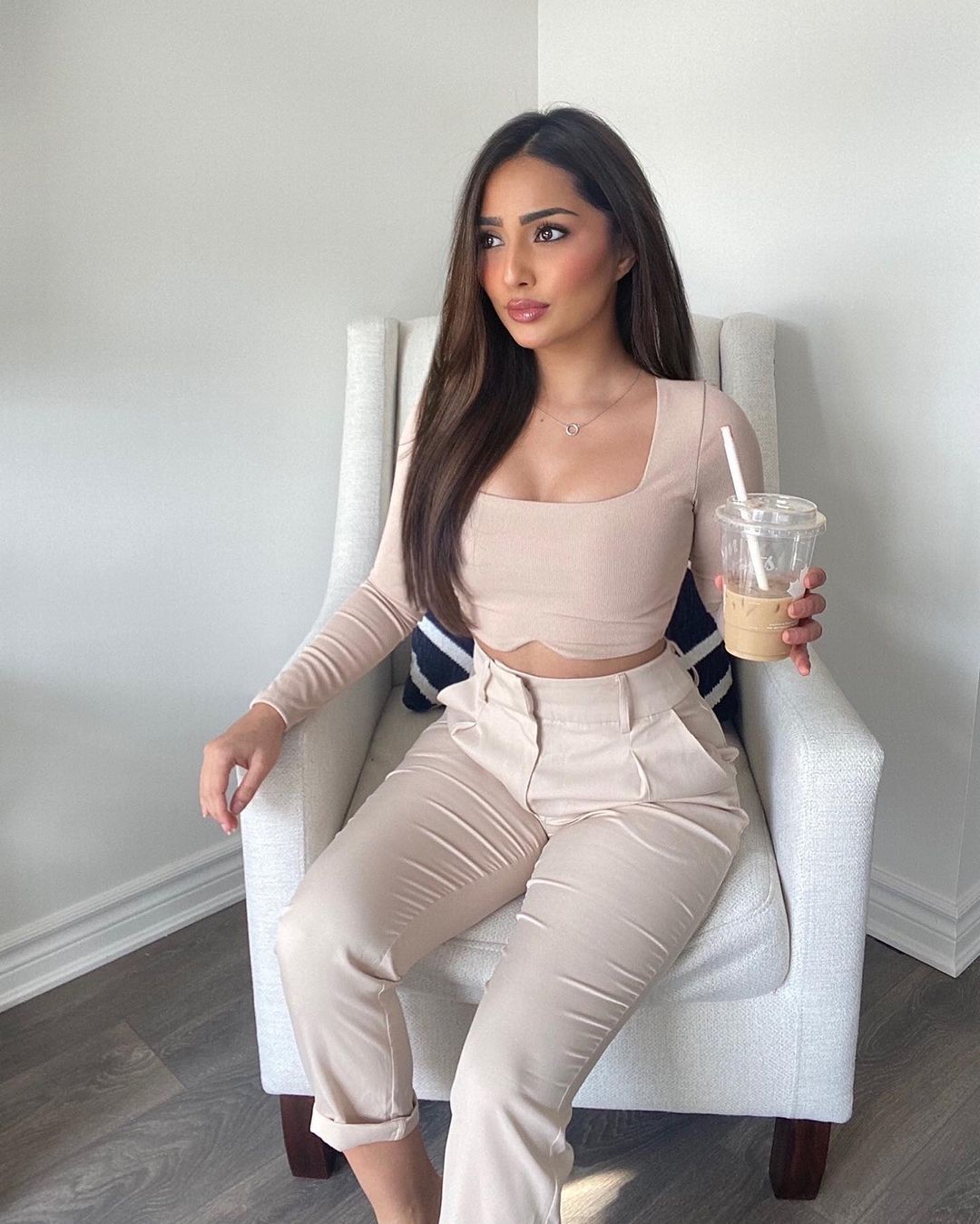 British Pakistani Beauty | Scrolller