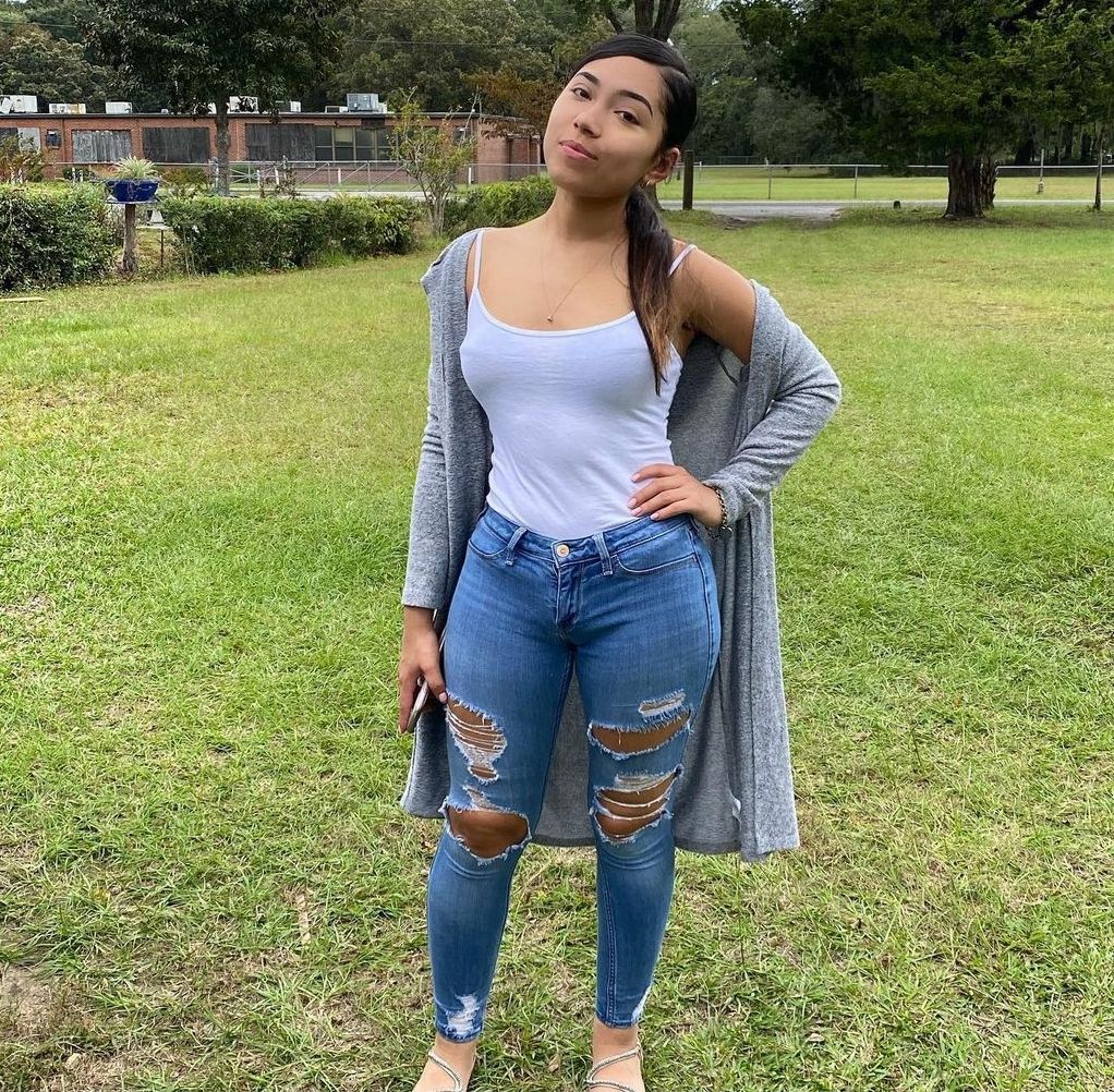 Brittany | Scrolller