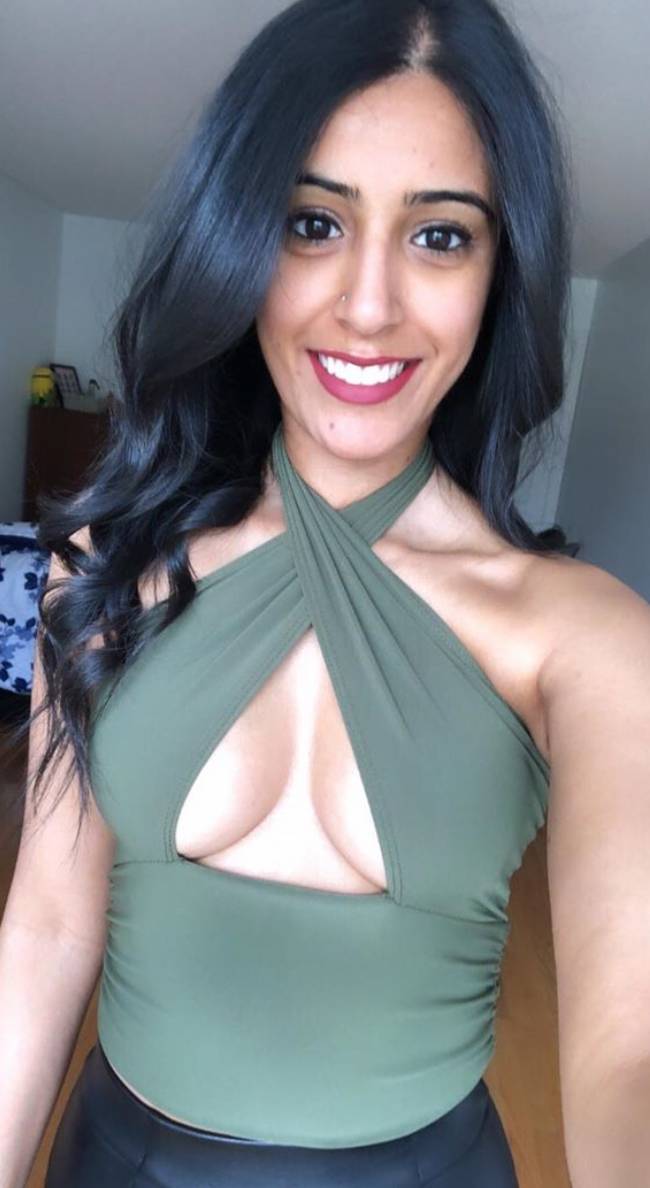 Brown Hottie | Scrolller