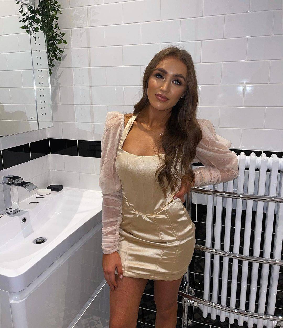 Brunette in satin | Scrolller