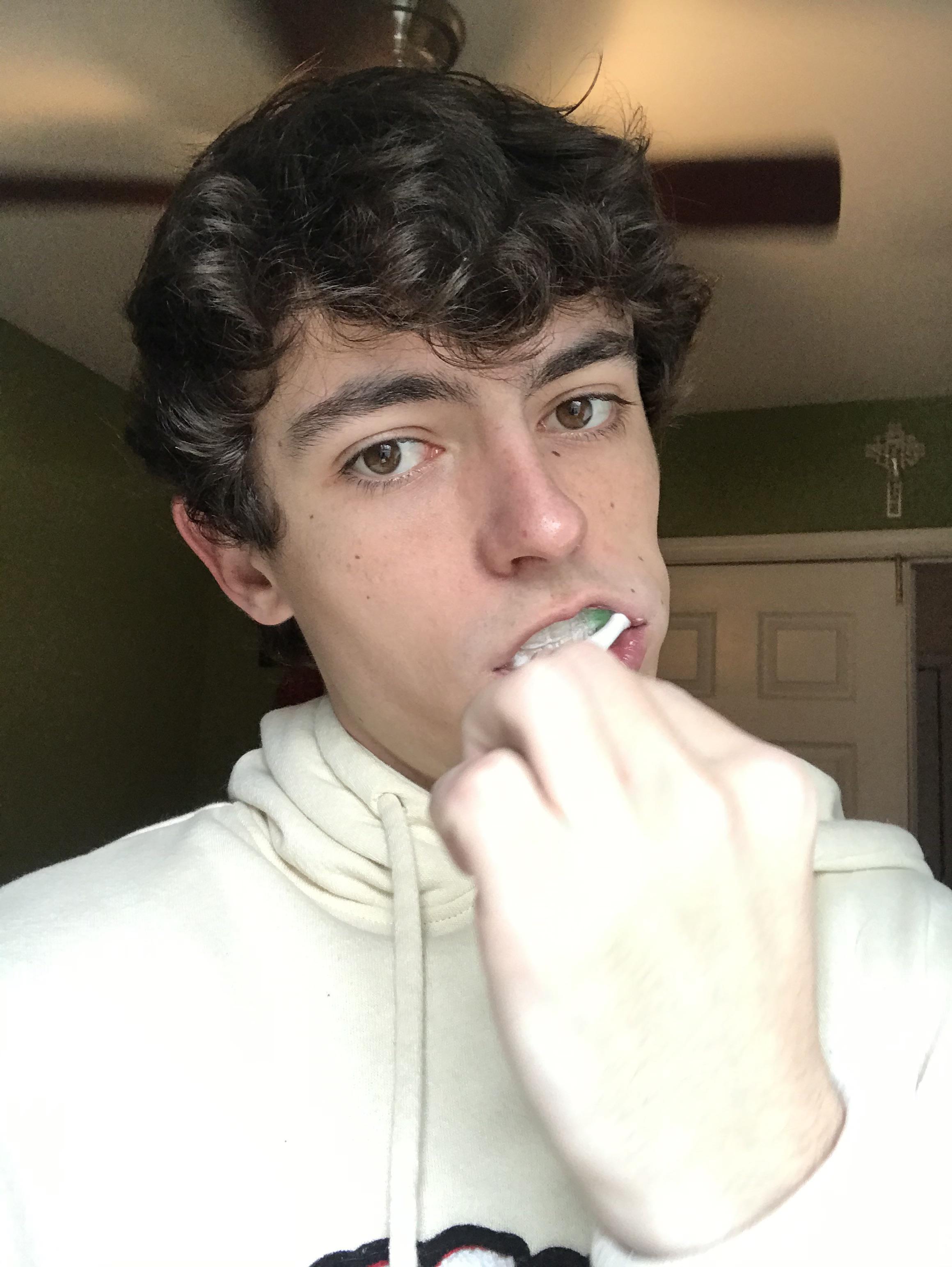 Brush yo teeth | Scrolller