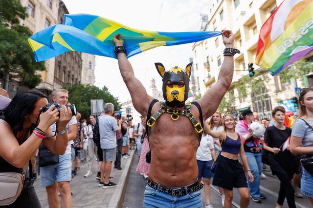 Budapest pride | Scrolller