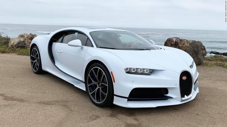 Bugatti Chiron | Scrolller