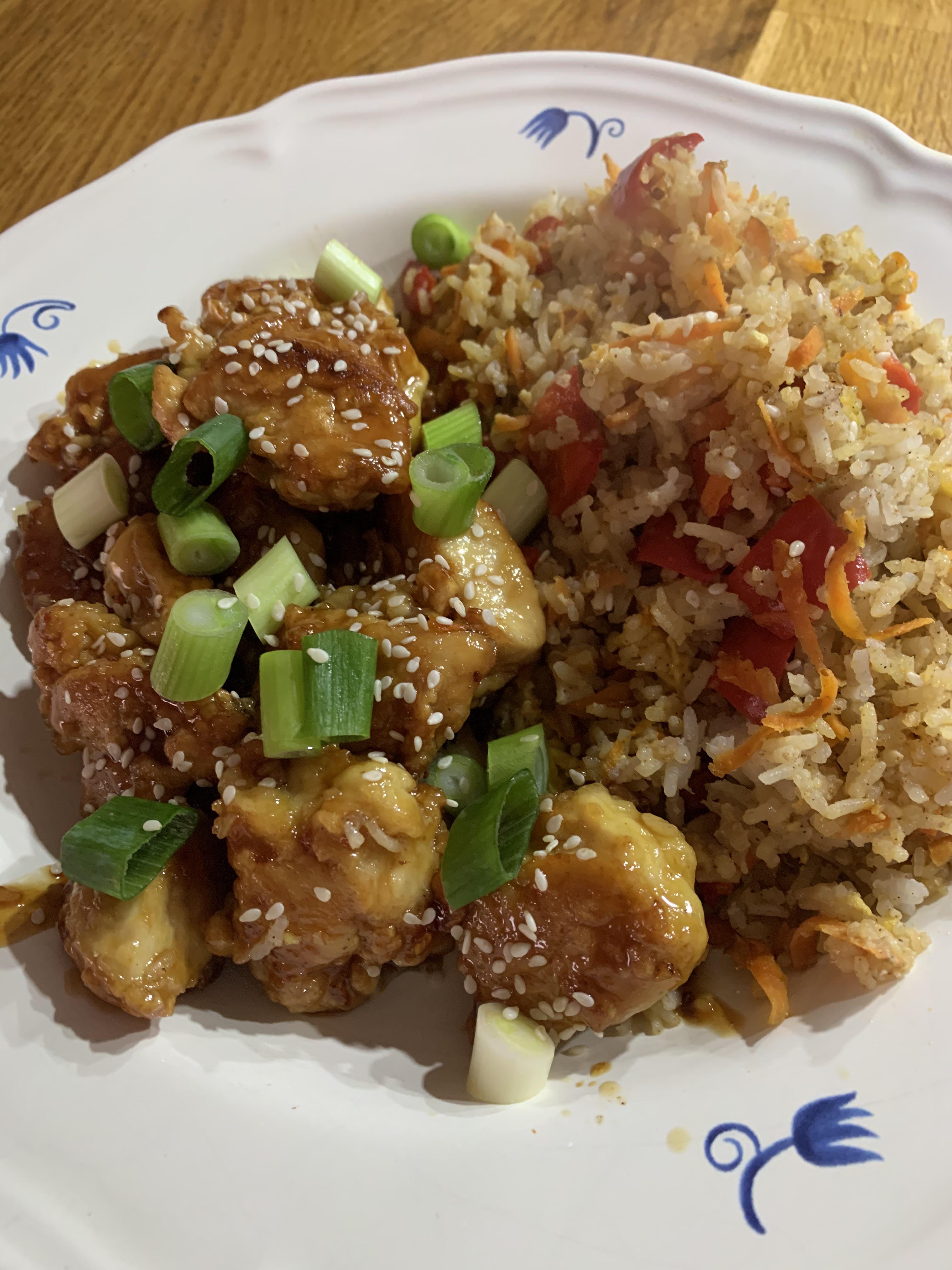 Burnt honey lemon chicken with egg fried veggie rice | Scrolller