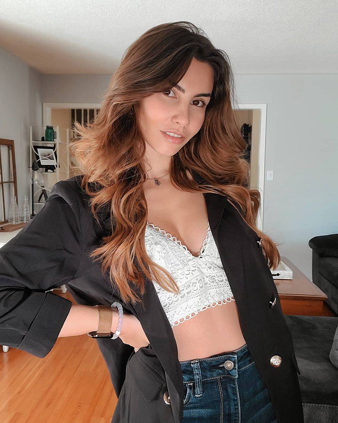 Business Causal | Scrolller