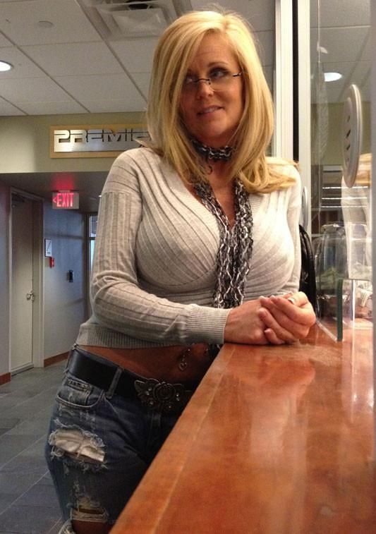 Busty Blonde Milf With Glasses Scrolller