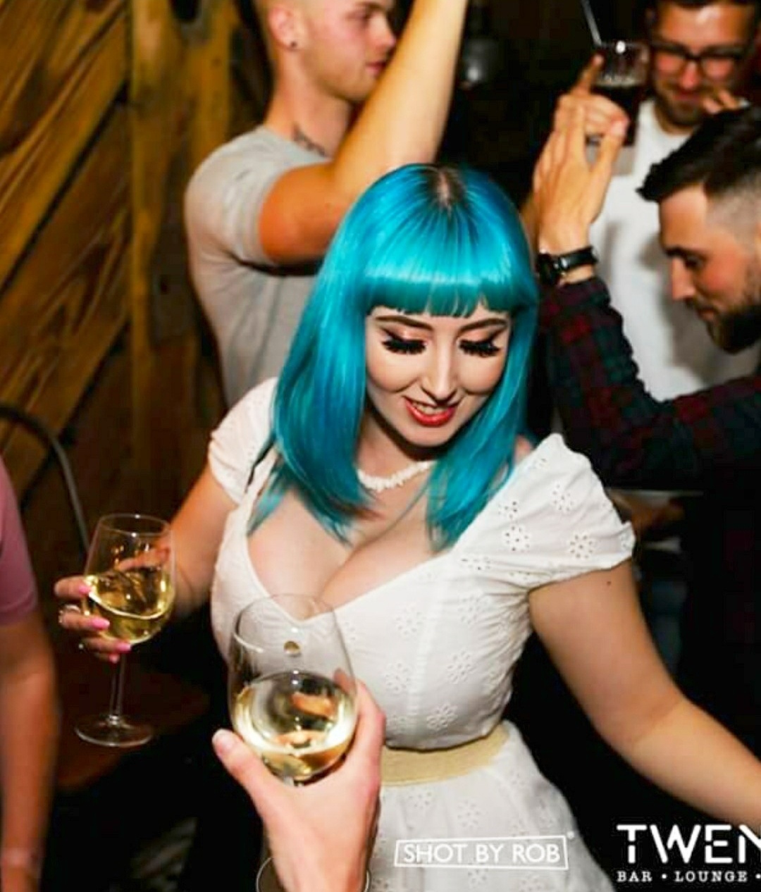 Busty blue dancer | Scrolller