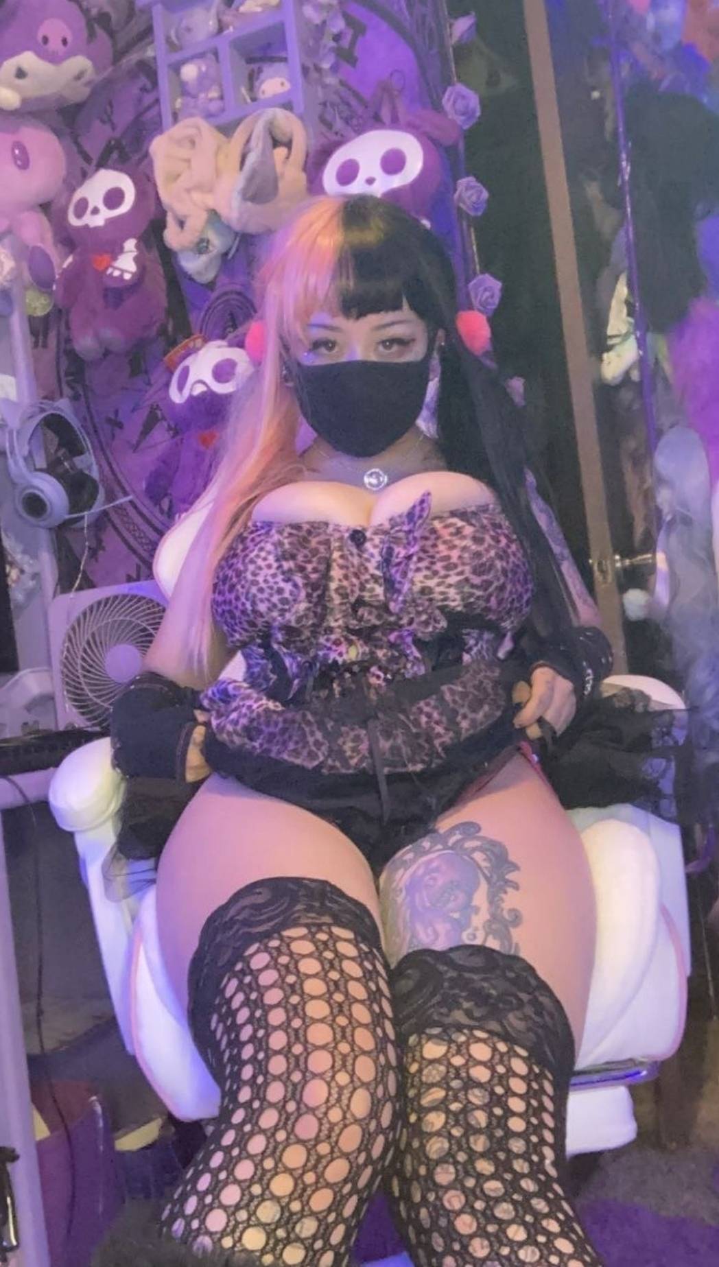 Busty enough for you to take my clothes off? 😳 | Scrolller