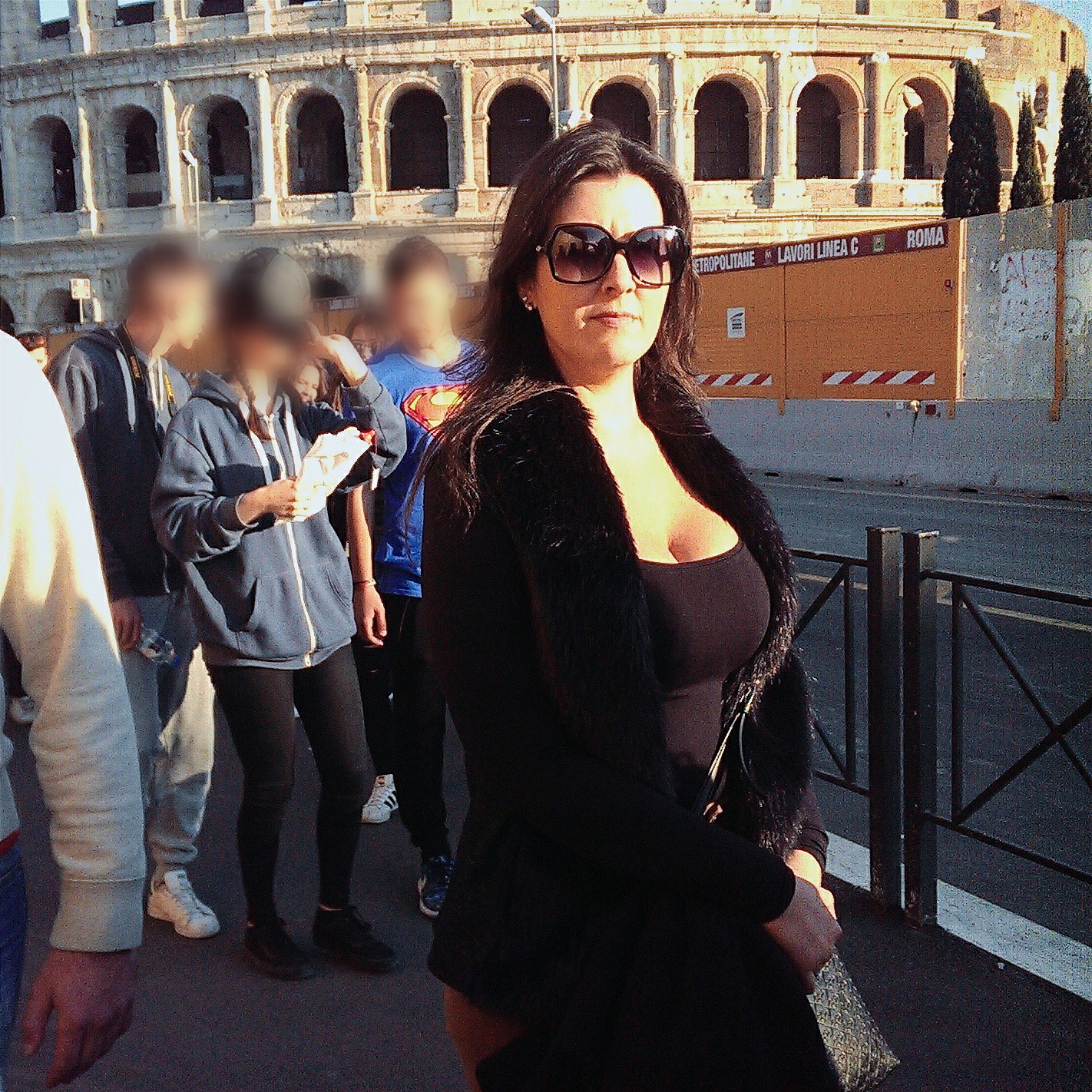 Busty MILF | Scrolller