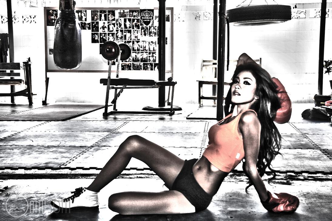 BW Boxing Girl by soi11 | Scrolller